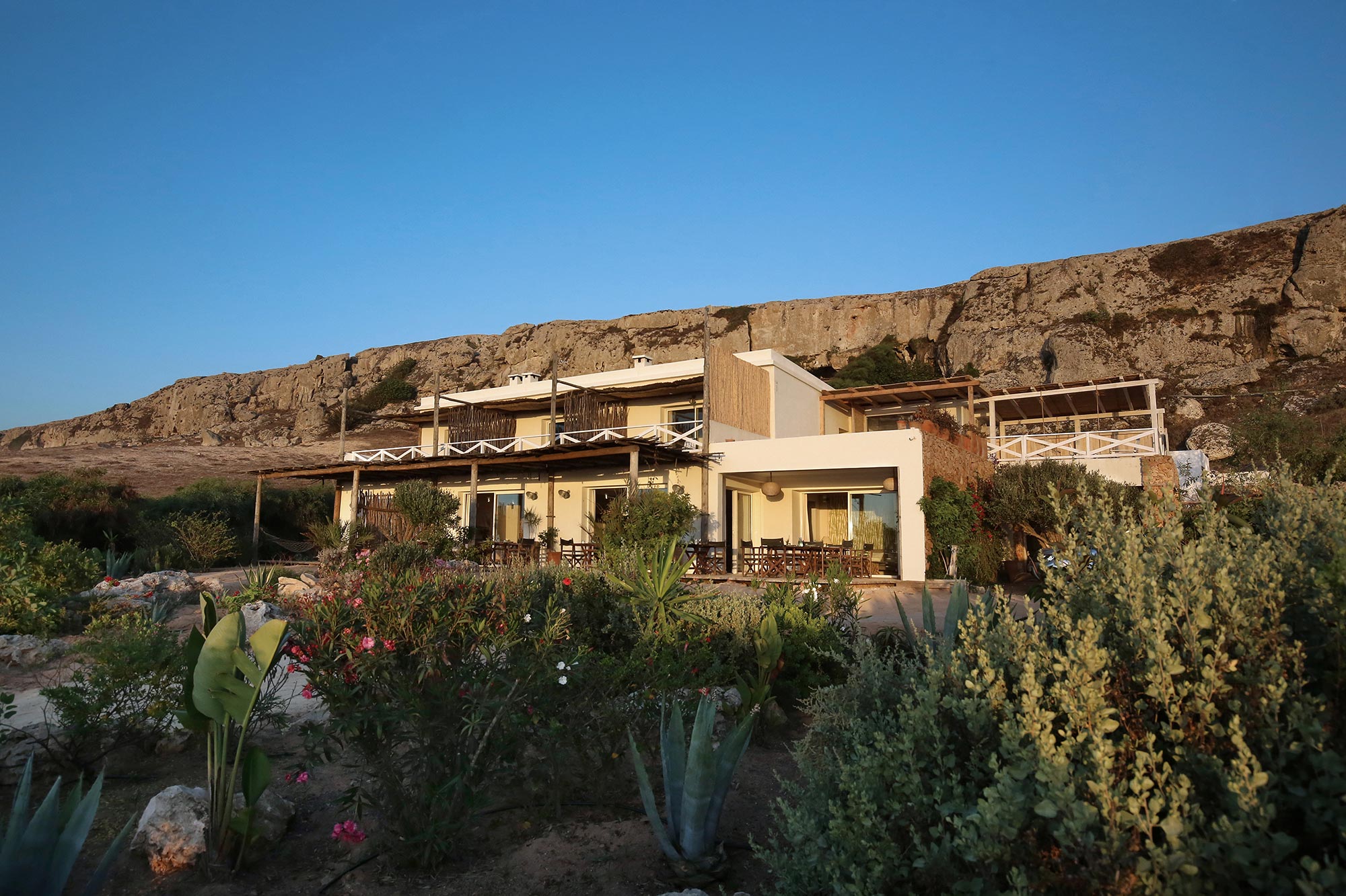 Robinsonade exceptionnelle sur une plage sauvage, Oualidia - Azalai ...